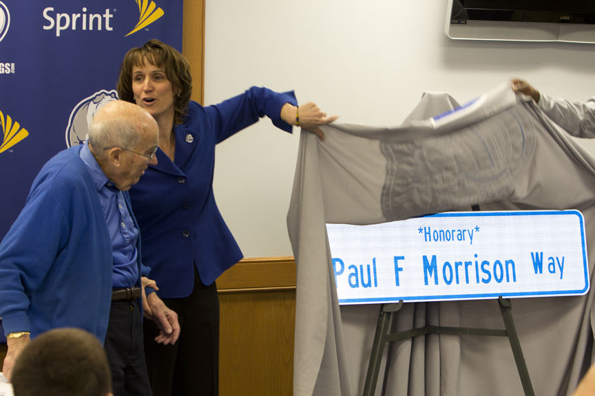 Bulldogs honor Mr. Drake with Year of the Fan - Drake University Newsroom
