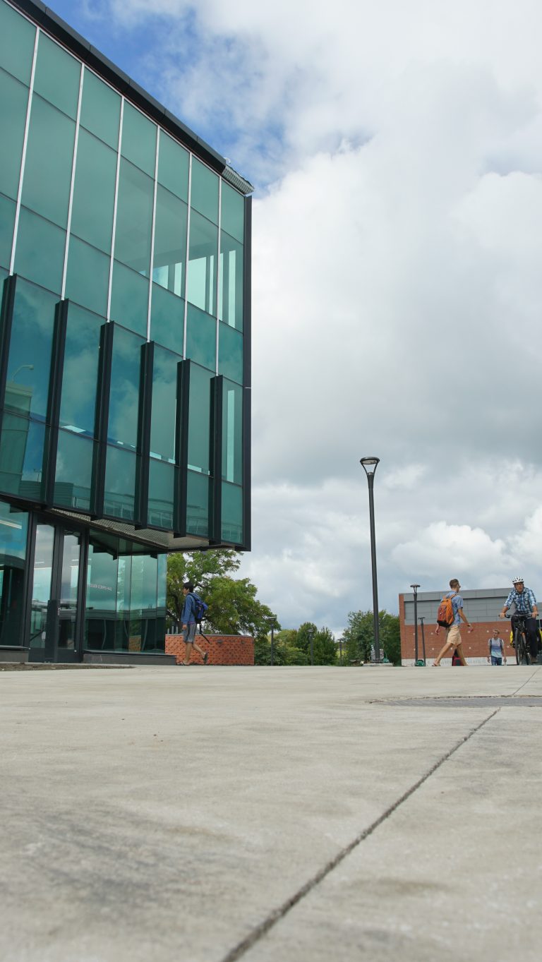 Collier-Scripps Hall Opens its Doors - Drake University Newsroom