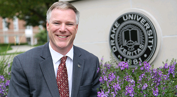Coffee with Dan Connolly - Drake University Newsroom